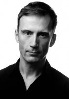 Anthony Howell - Diziler.com