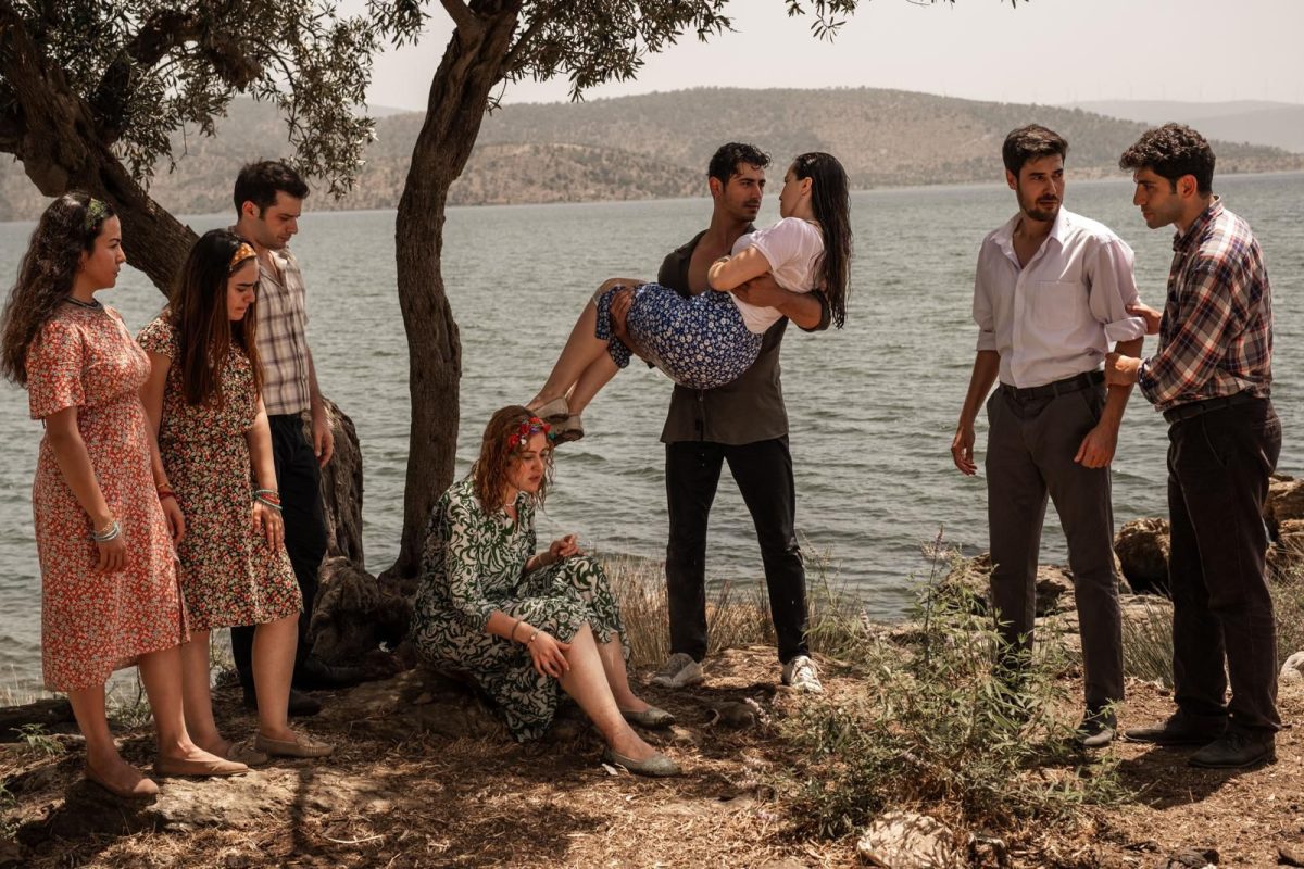 Almila Ada ve Emin Günenç’li "Kuşaklılar" filminin çekimleri Kuşadası ...