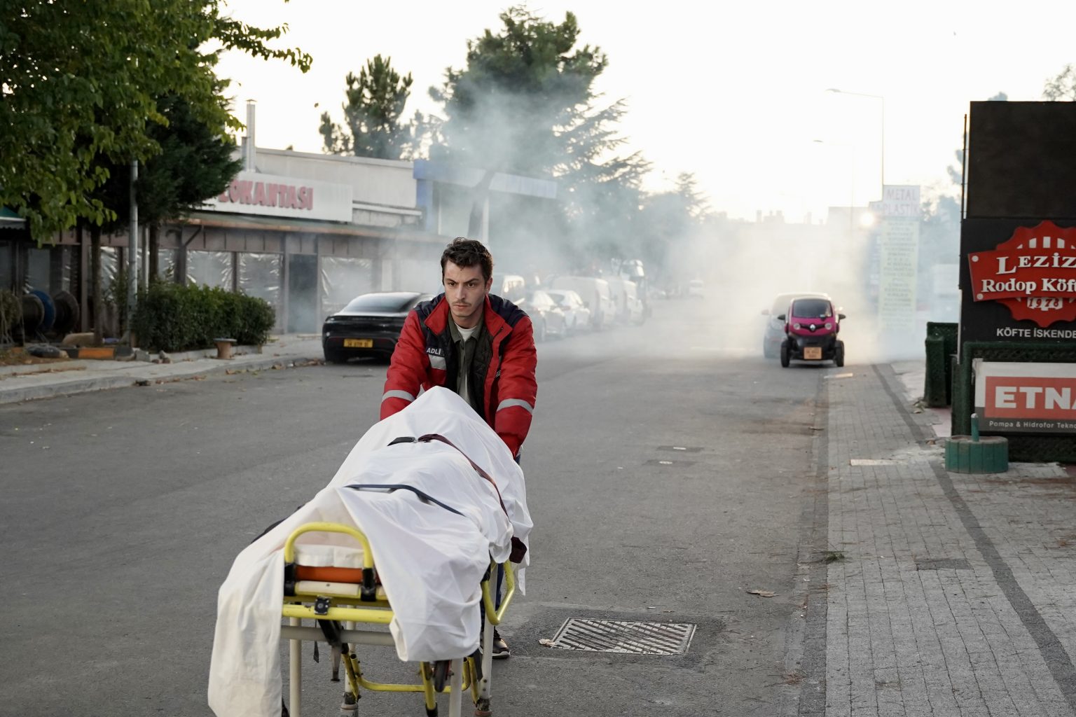 Bir Aziz Nesin uyarlaması 'Mucize Aynalar' vizyona girdi - Diziler.com