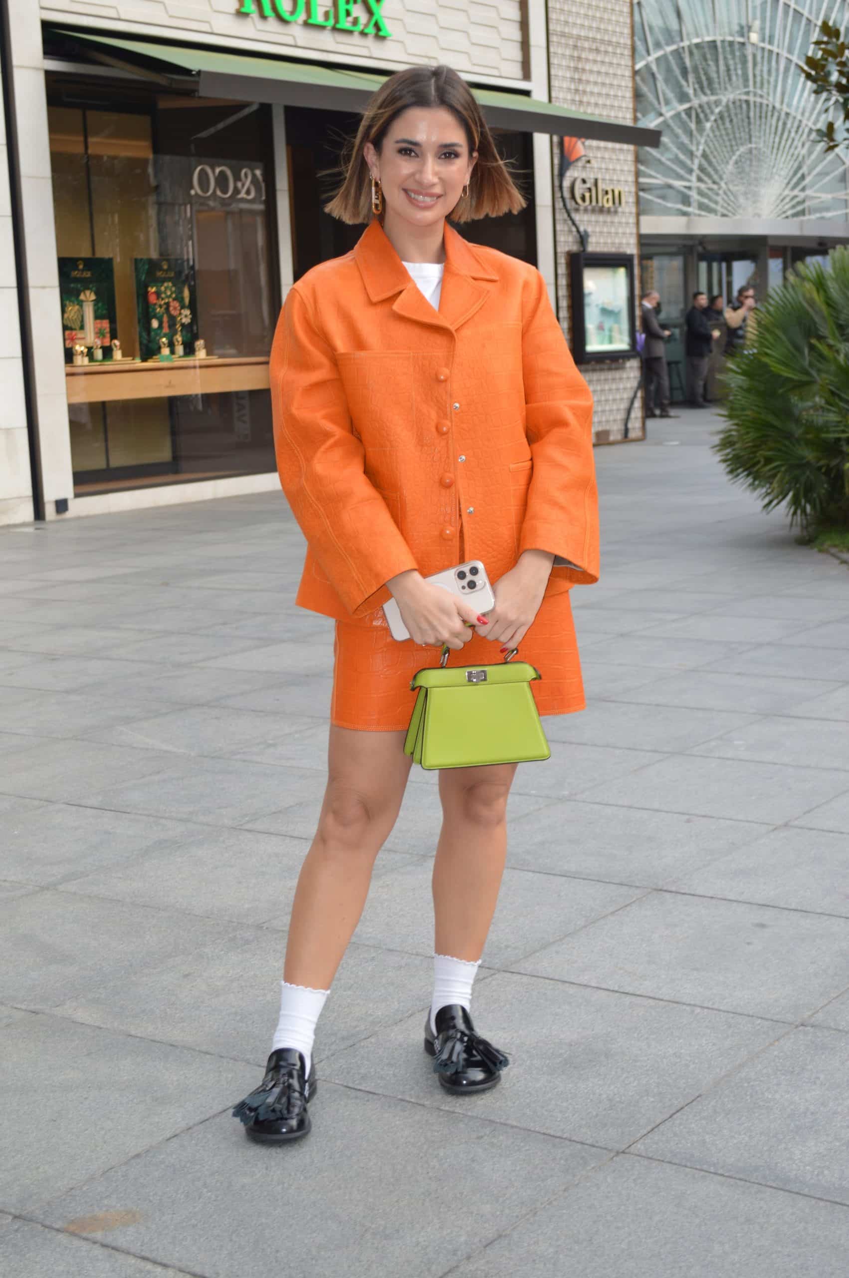 Buse Terim, şık tarzı ile göz kamaştırdı! - Diziler.com