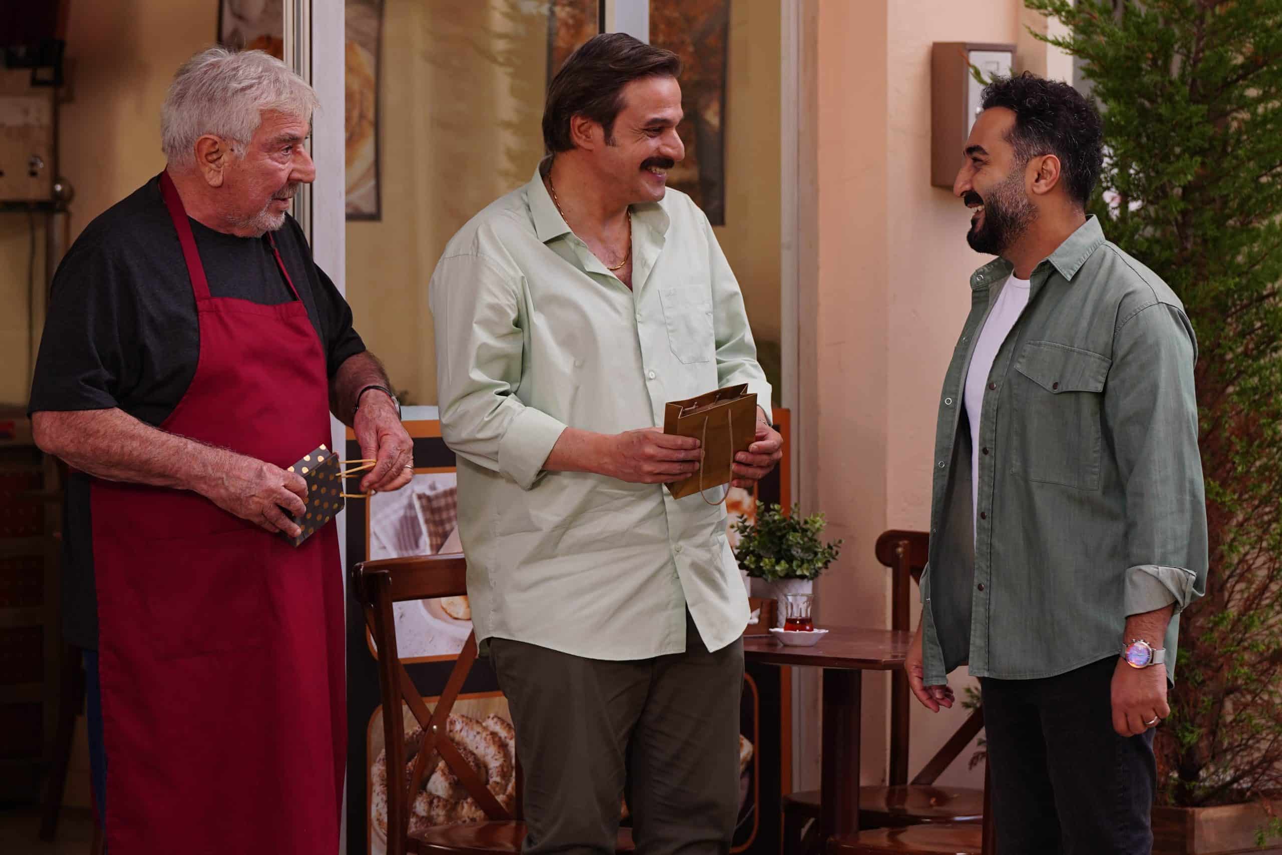 Adnan, Rasim’i karşısında görünce buz kesilir! - Diziler.com