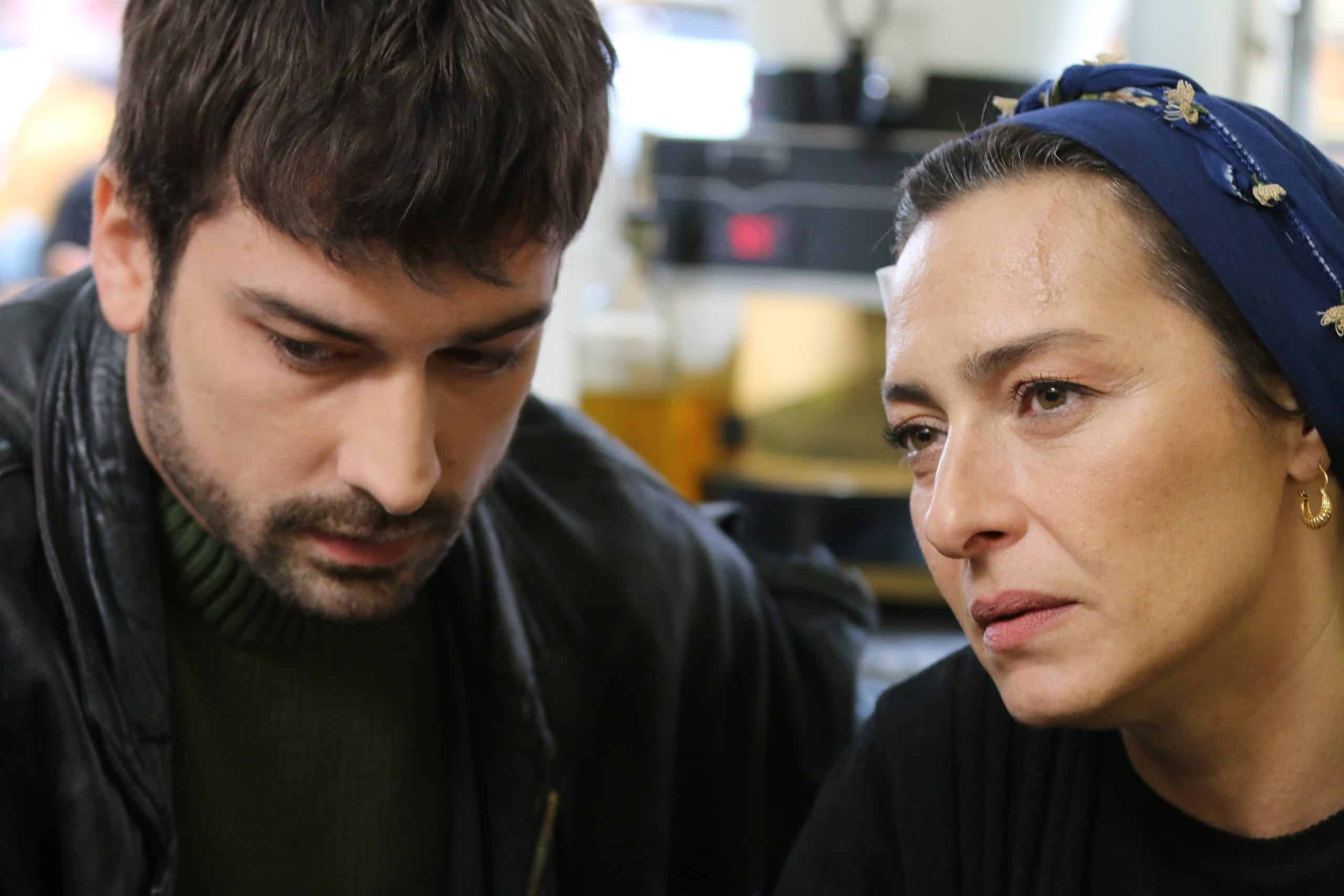 Ali Fuat, Halil'i oğlu olarak kabul eder! - Diziler.com