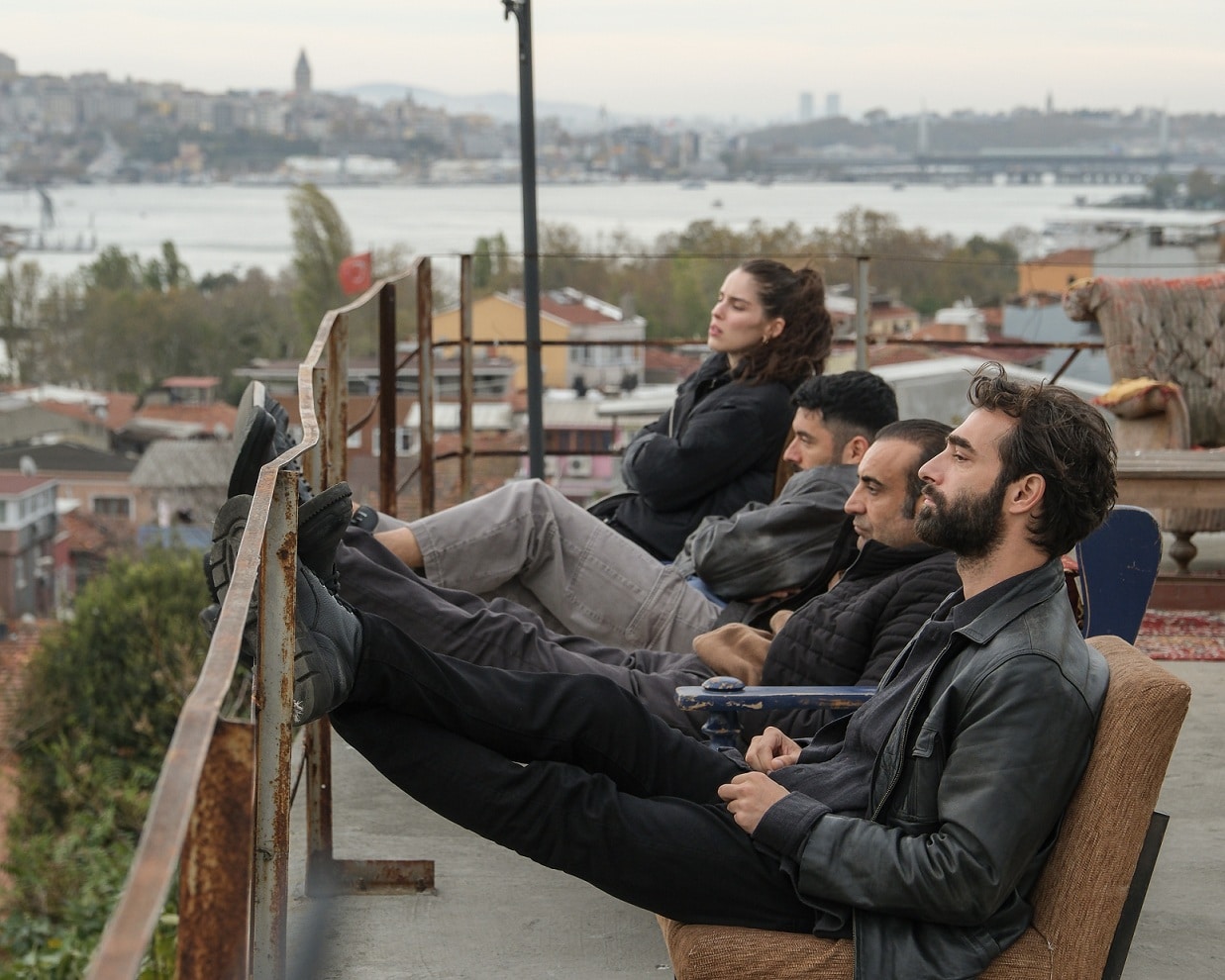 Kara 3. Bölüm 2. Tanıtım yayında! Zeynep’i Kara mı kaçırdı? - Diziler.com