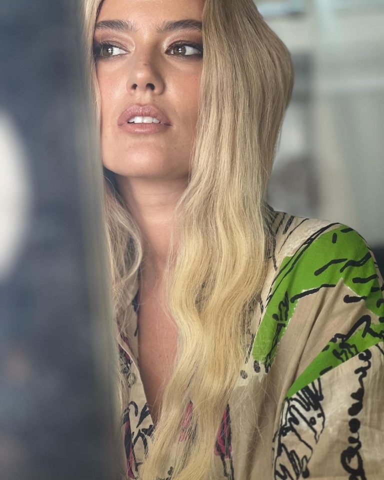 ÖZEL HABER | Pelin Akil'in yeni tarzı beğenilmedi! - Diziler.com