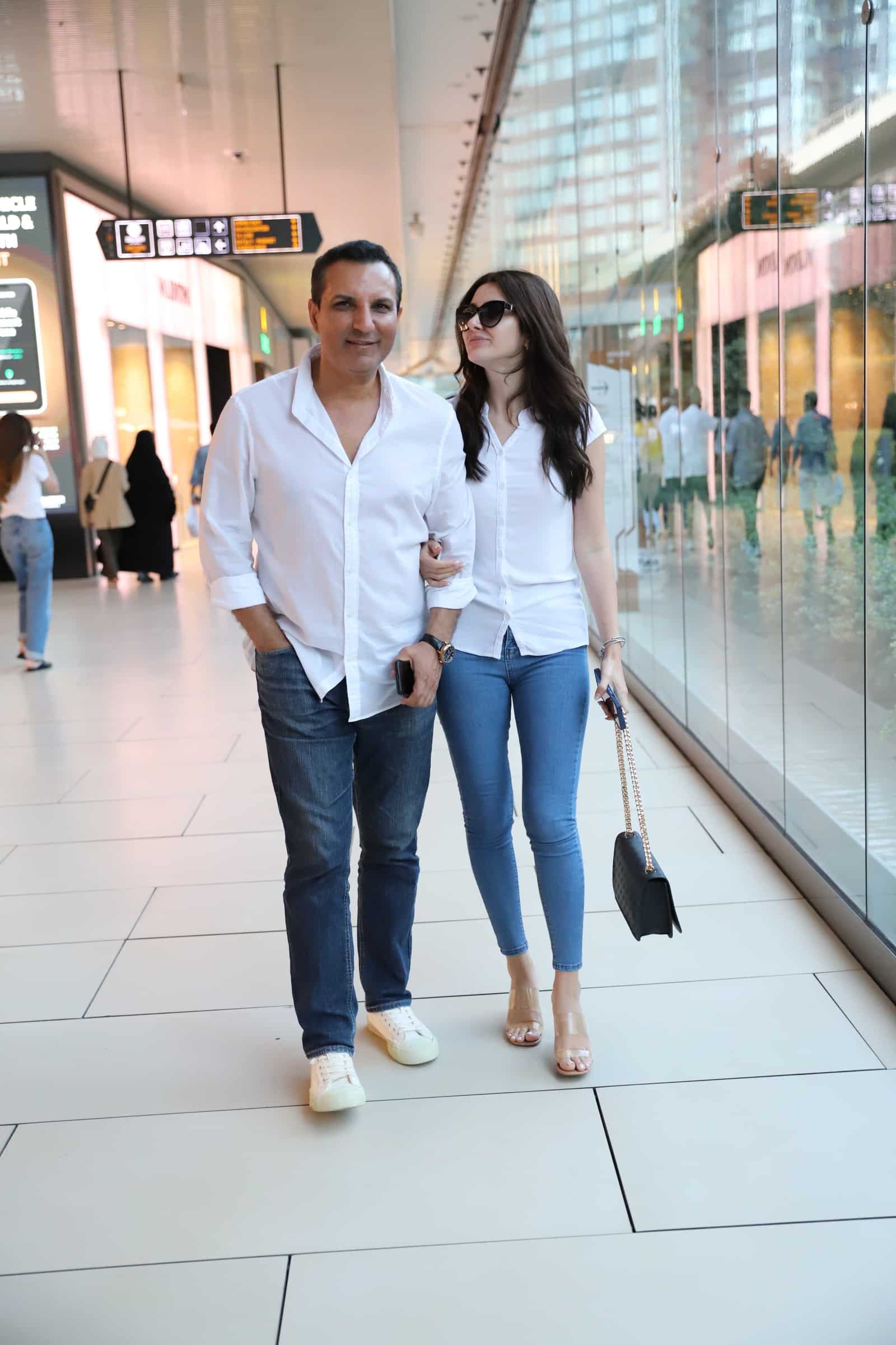 Rafet El Roman, 24 yaş küçük sevgilisiyle görüntülendi! - Diziler.com