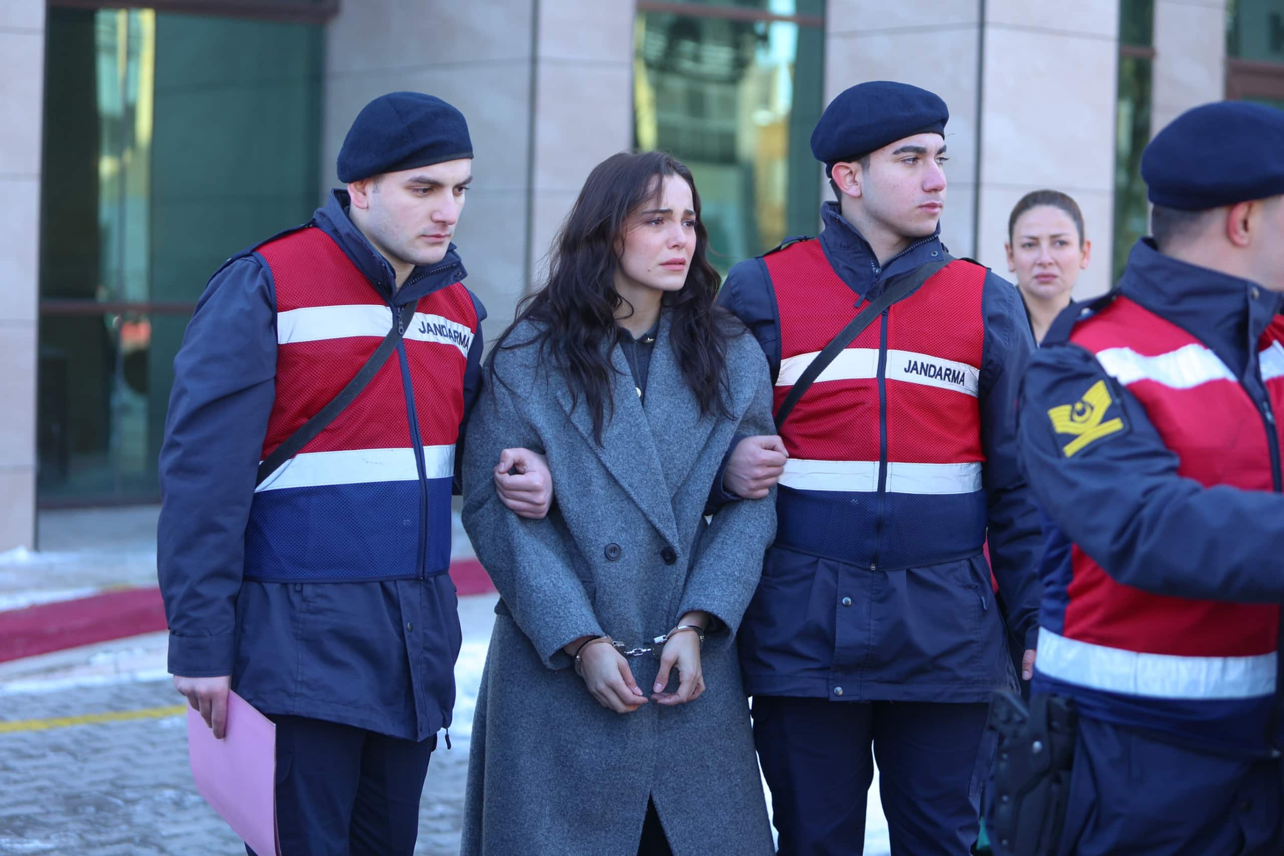 Siyah Kalp’in 13. Bölüm 3. Tanıtımı yayında! Tahsin ve Nuh, Melek’i hapishaneden kurtarabilecek ...