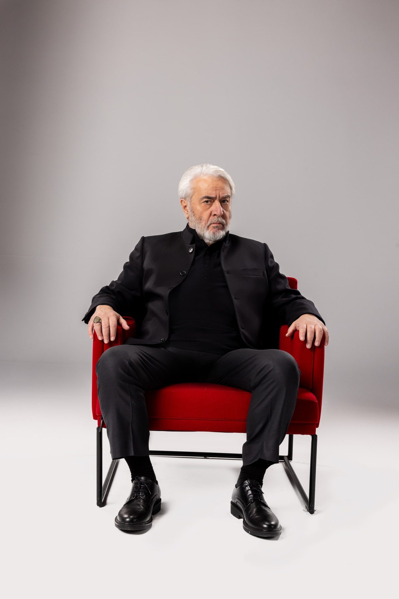 Uğur Yücel Hasan Başkaya karakteri ile Sandık Kokusu'nda dengeleri ...