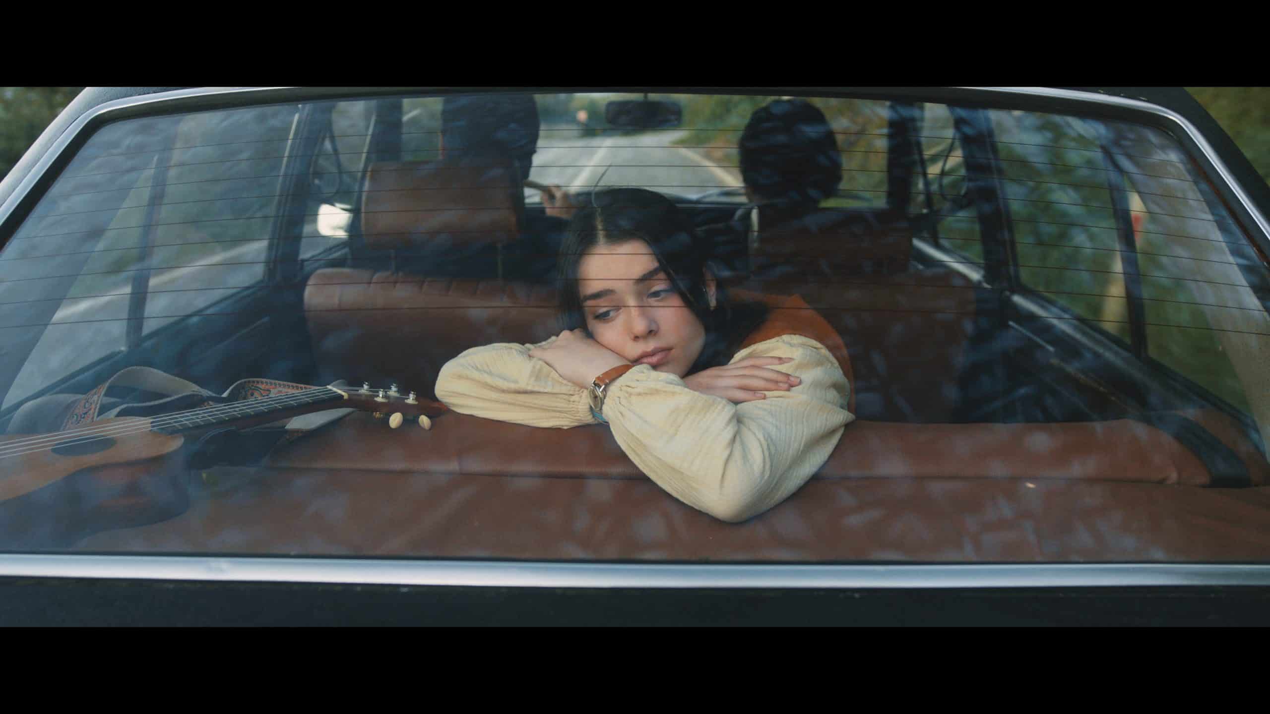 Ülkü Hilal Çiftçi “Kimseye Etmem Şikayet”i Kayıp Kamyon filmi için ...