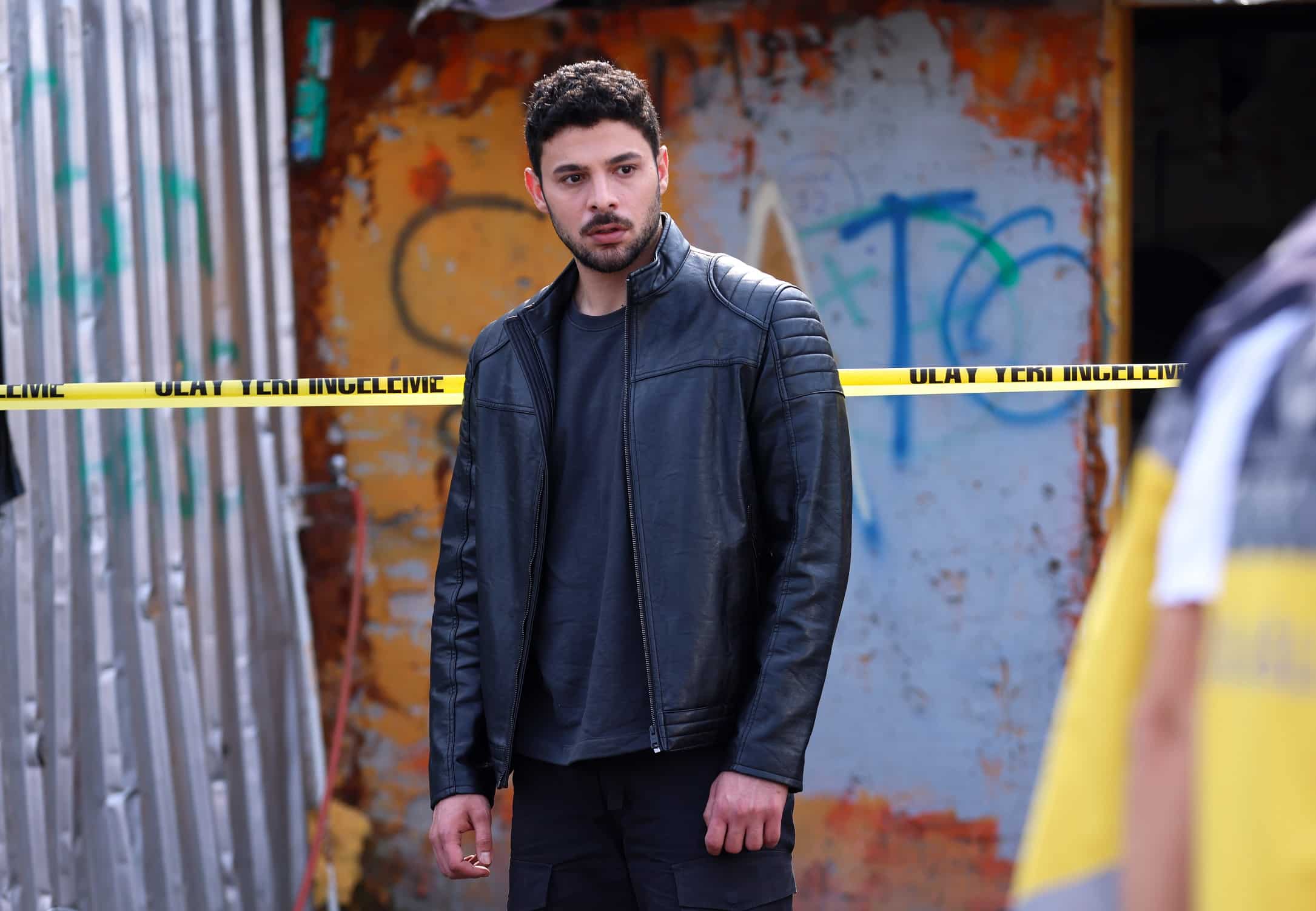 Yabani 38. Bölümde Rüya evden kaçarken vuruldu! Yaman, Hande'nin ...