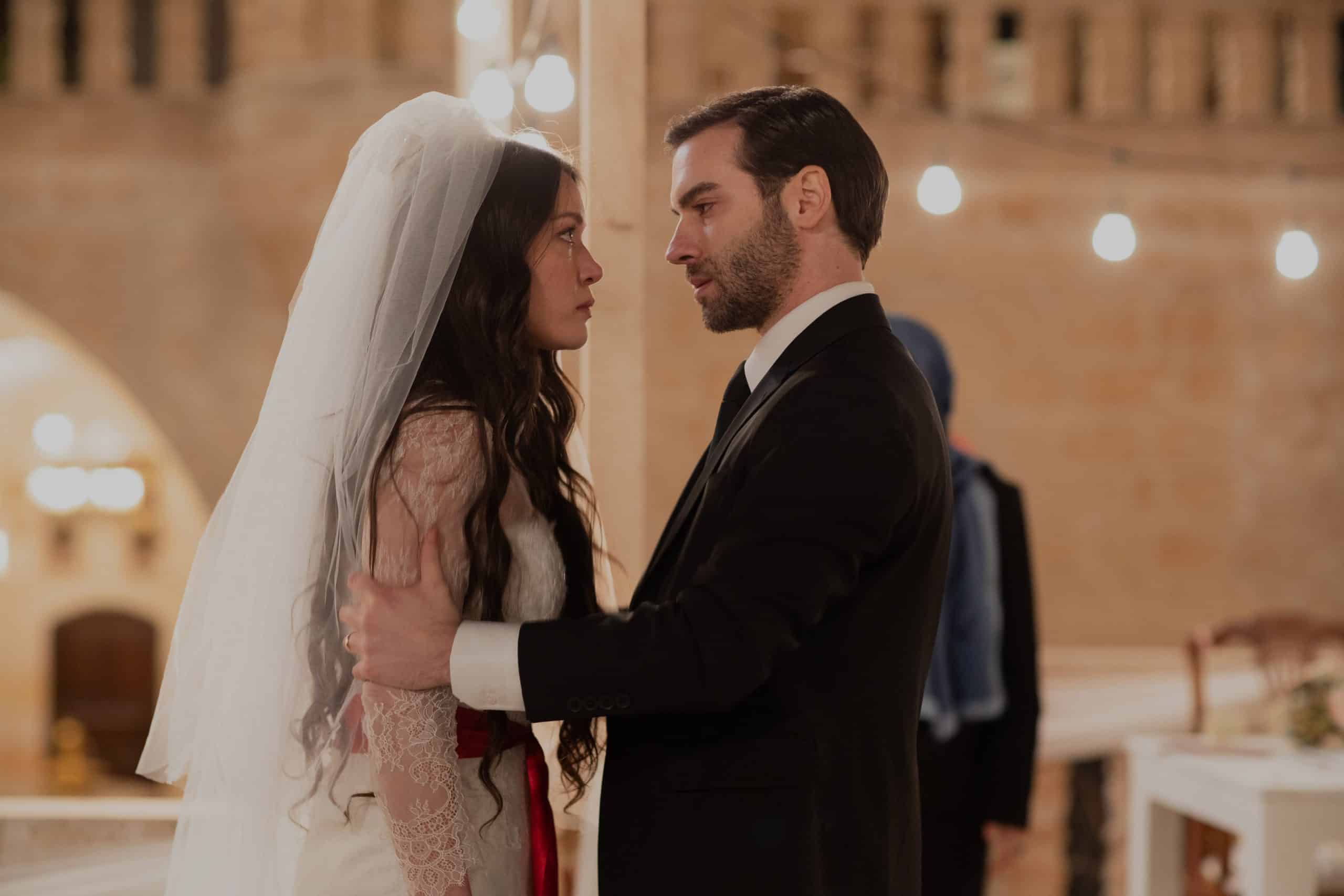 Devran, Azize üzerindeki tüm gücünü kullanmaktan geri durmayacaktır! - Diziler.com