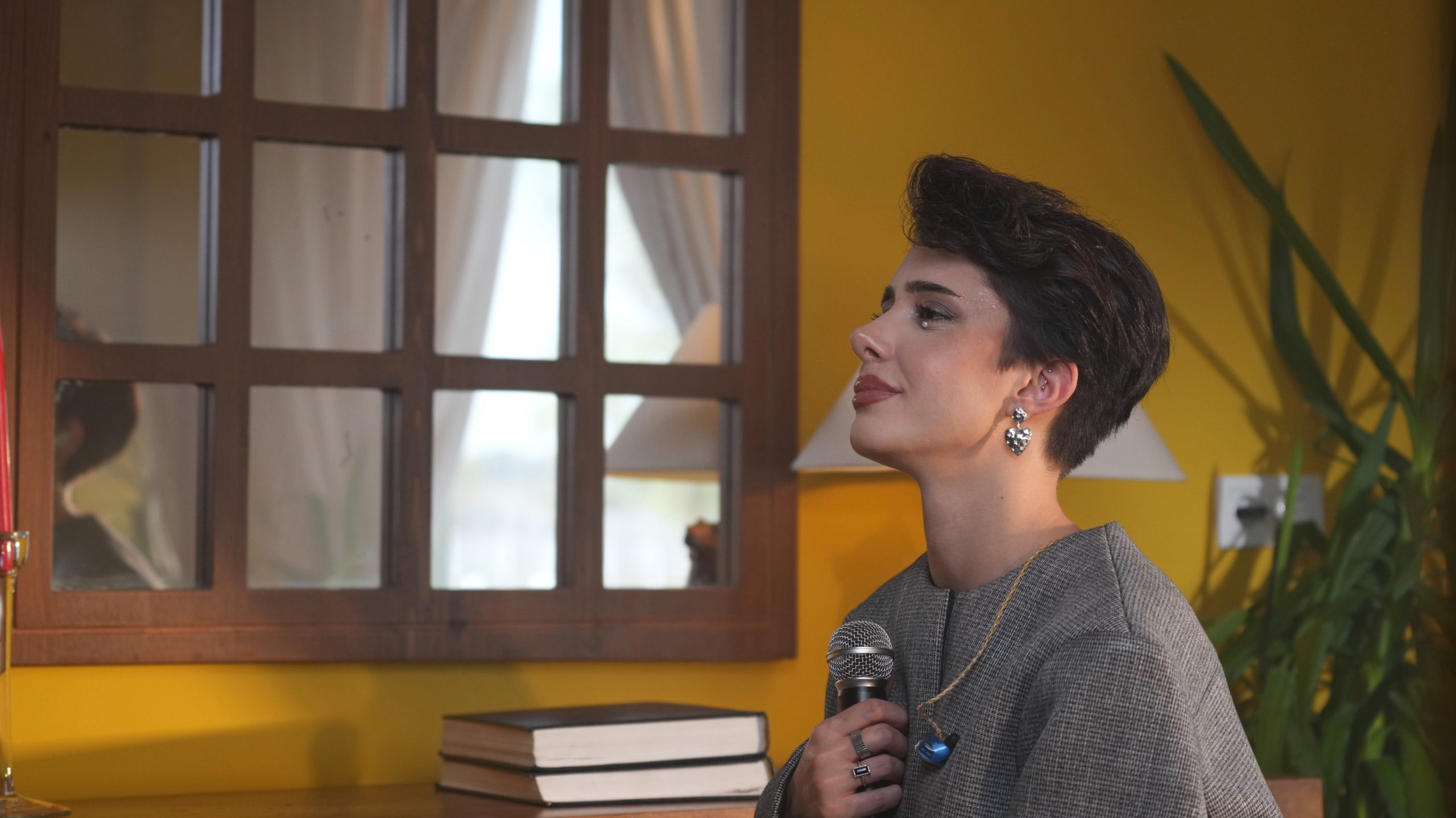 Hande Mehan, yeni eseri “Gurur”u müzikseverlerle buluşturdu! - Diziler.com