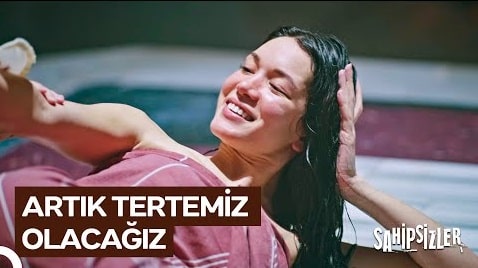 Sahipsizler 6. Bölüm | Azize ve Kardeşlerinin Hamamda Eğlenceli Anları - Diziler.com