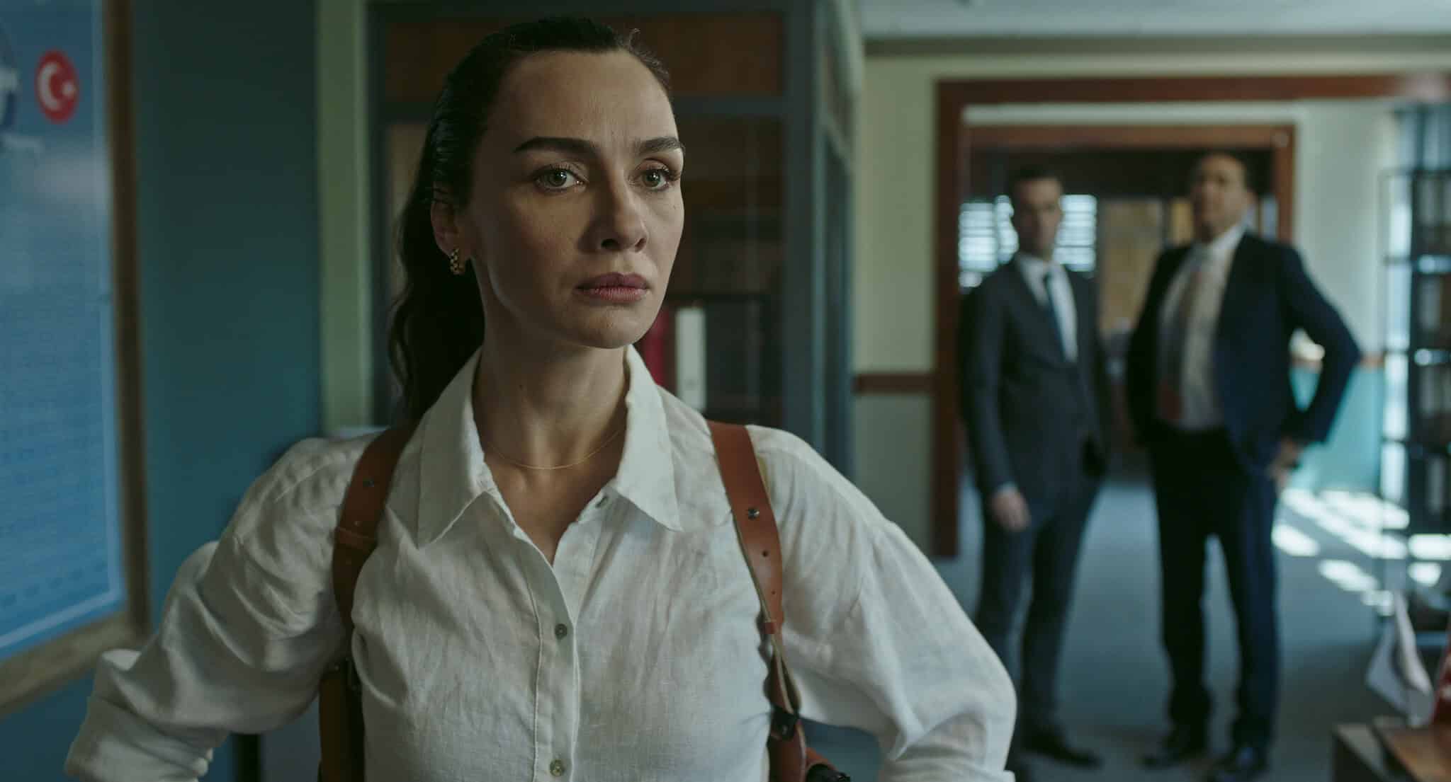 Netflix'in, Birce Akalay ve Olgun Toker’li dizisi Mezarlık'ın 2. sezonu ...