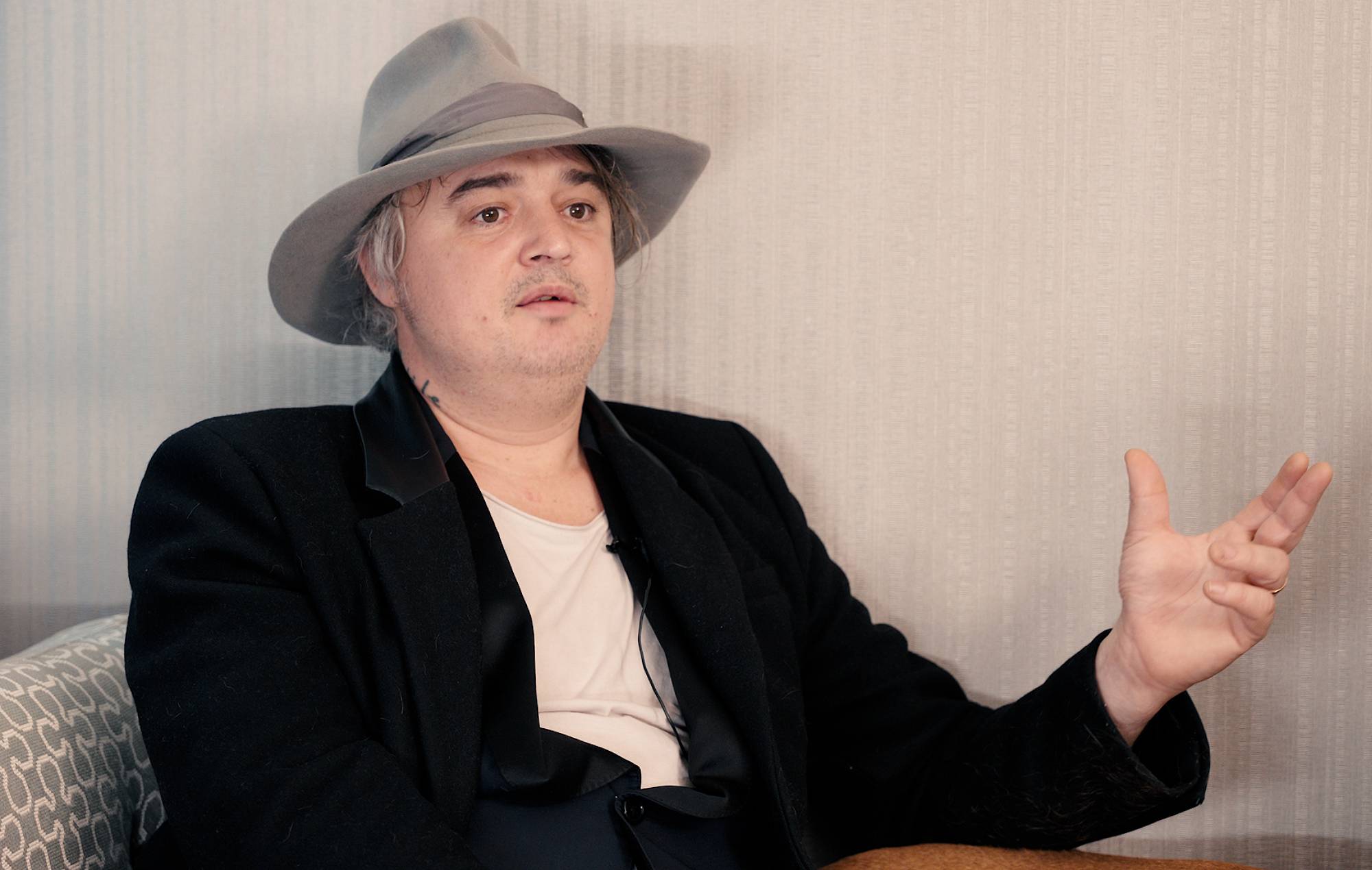 Ünlü rock yıldızı Pete Doherty, sevenlerini korkuttu! - Diziler.com