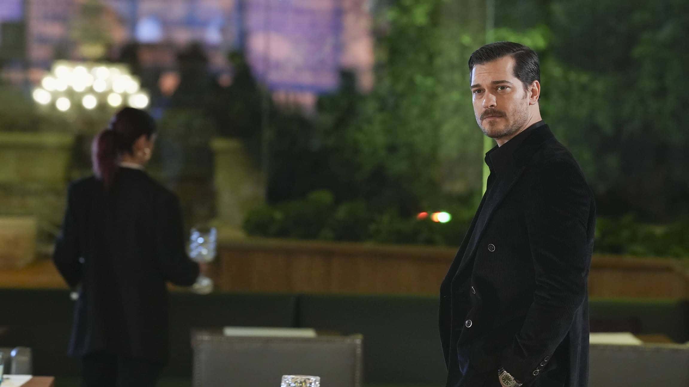 Eşref Rüya 2. Bölümüyle zirveye yerleşti! Eşref'in zekice planı İzzet’i ...