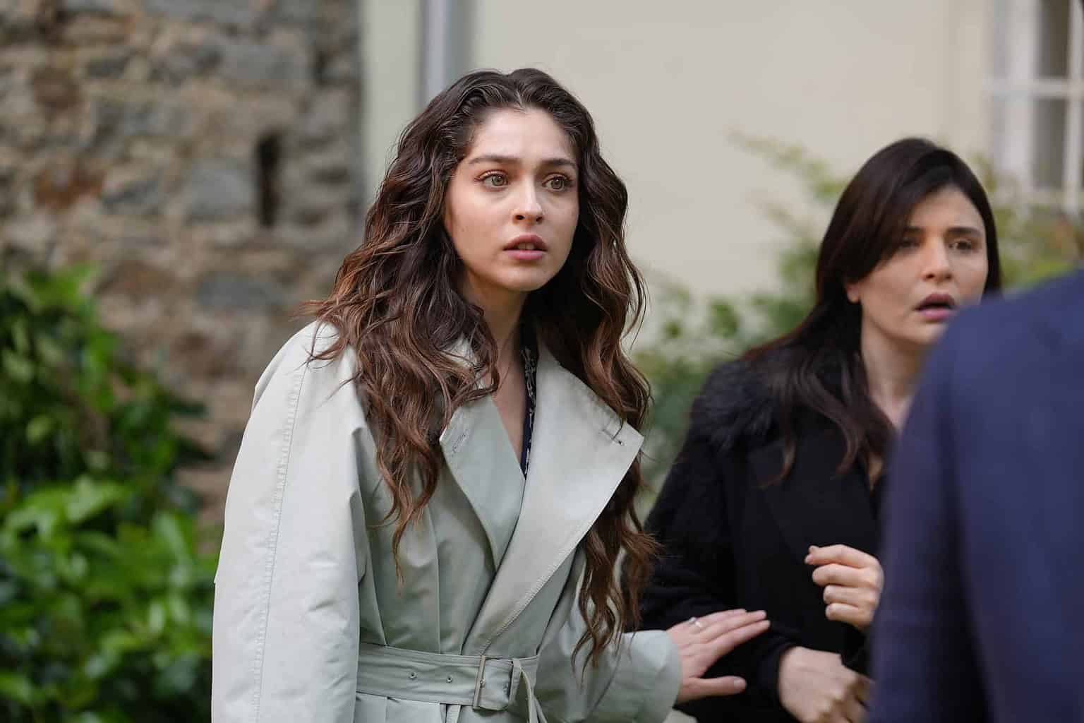 NOW'ın yeni dizisi Leyla'nın başrolü Cemre Baysel karakterini anlattı ...