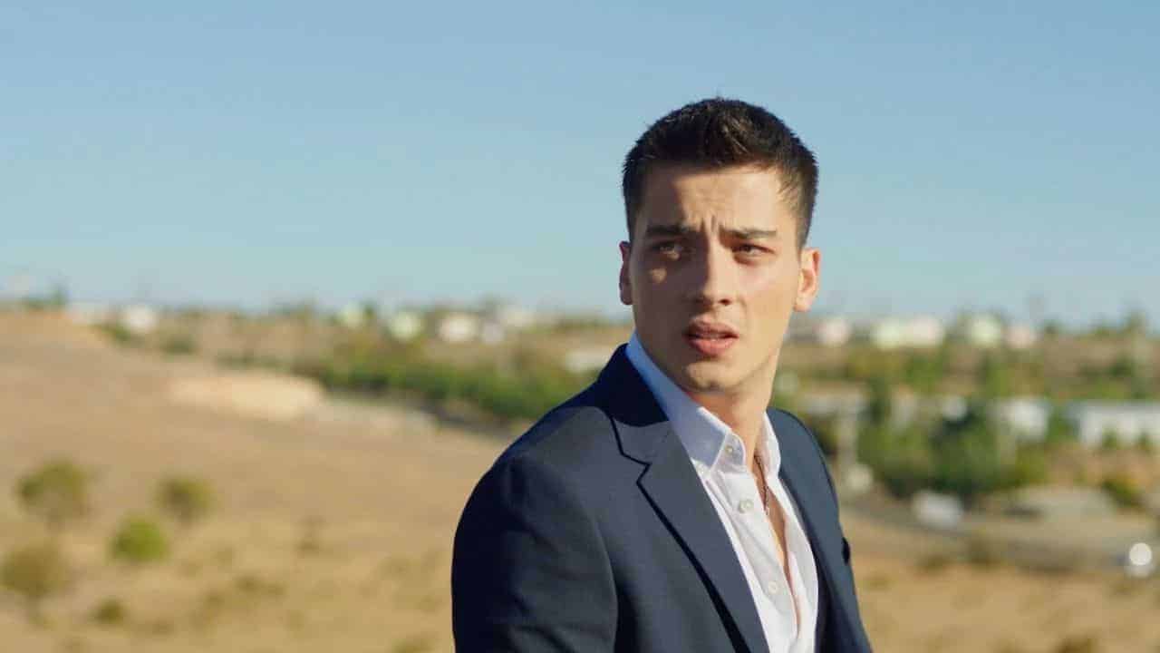 Uzak Şehir’in Kaya’sı Atakan Özkaya'dan özel açıklama! - Diziler.com