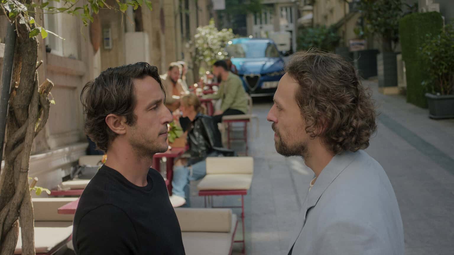 Kimler Geldi Kimler Geçti ikinci sezonu ile şimdi sadece Netflix’te ...