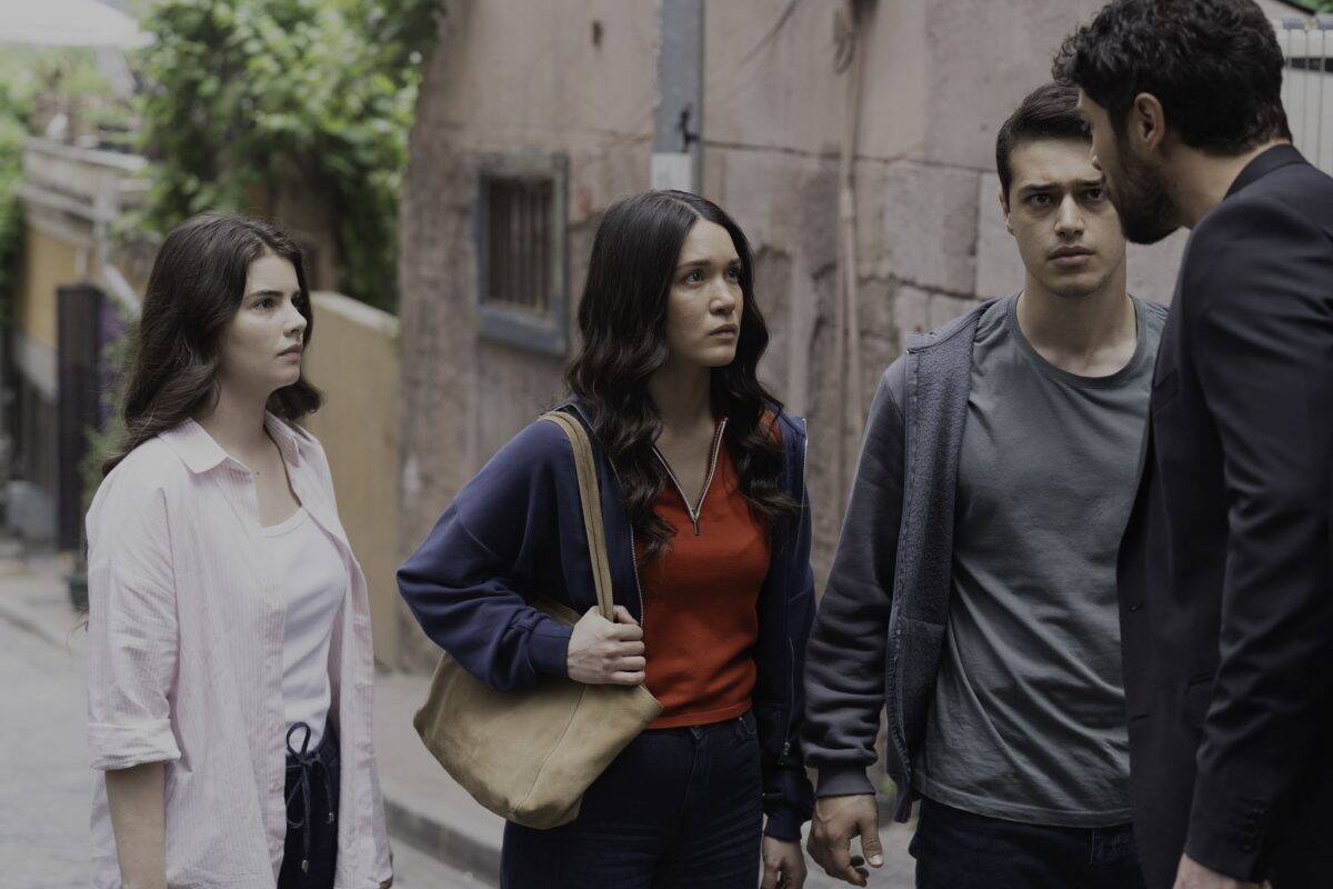 Sahipsizler 25. Bölümde Azize, Devran'ı sevmediğini itiraf etti! Fırat ...