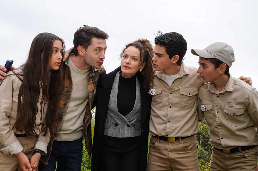 Duy Beni Oyuncuları | İsimleri, cast kadrosu - Diziler.com