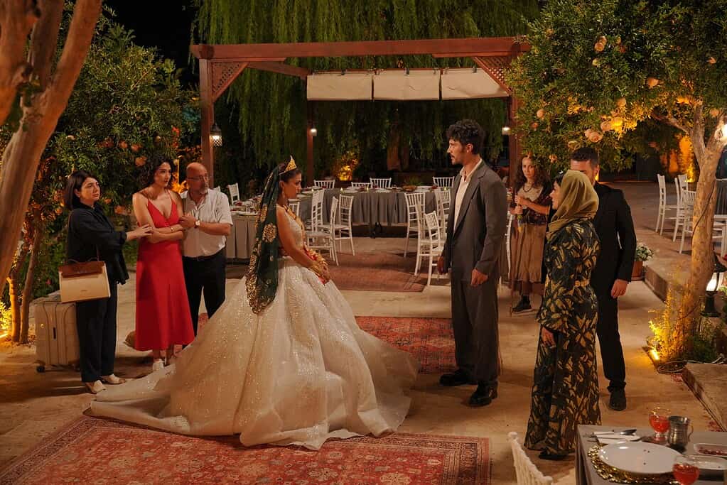 Halef: Köklerin Çağrısı 2. Bölümde Melek geçmişin izlerinin peşine ...