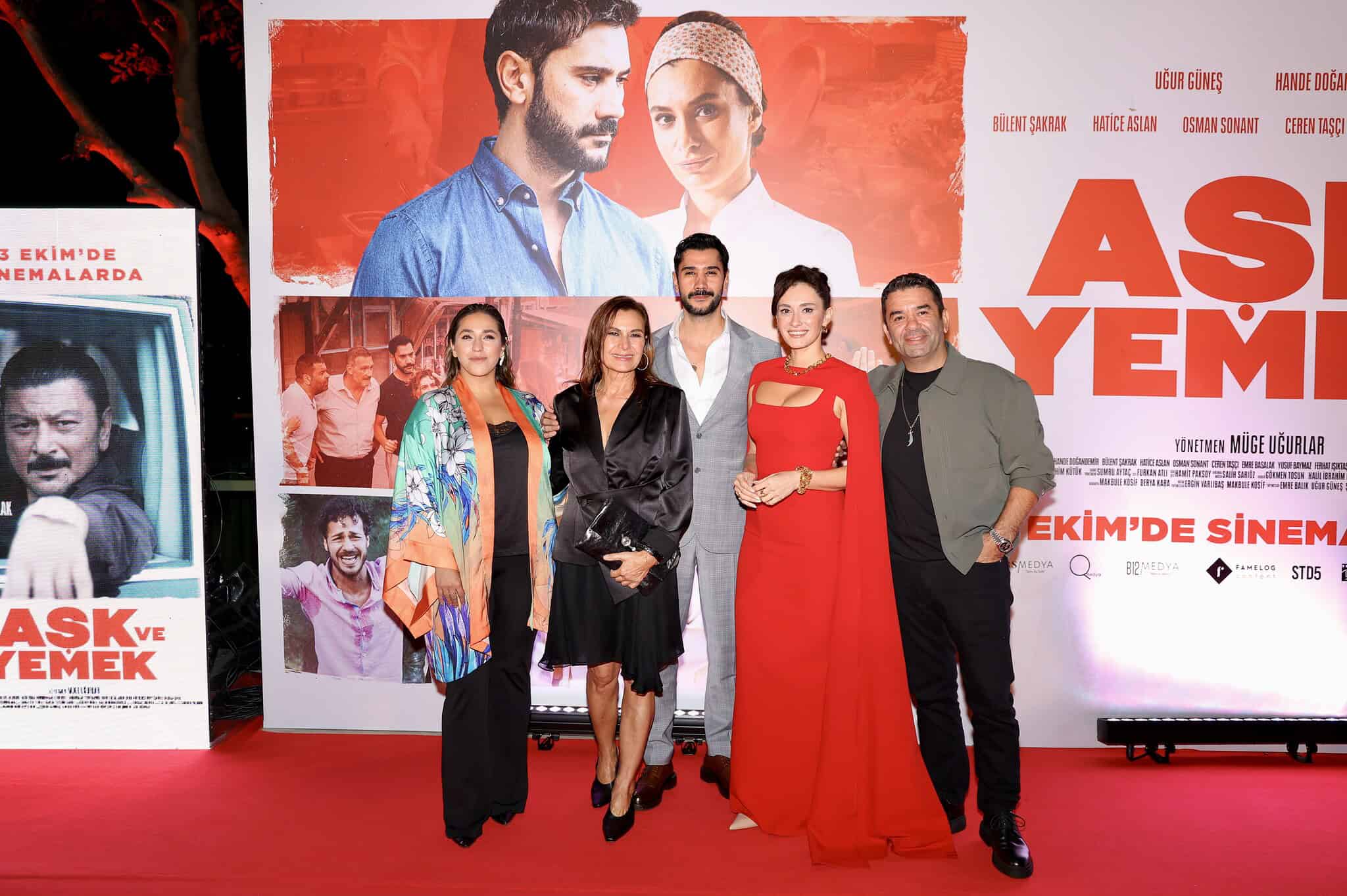 Merakla beklenen ve sezonun en eğlenceli yapımlarından biri olan “Aşk ve Yemek” filminin galası ...