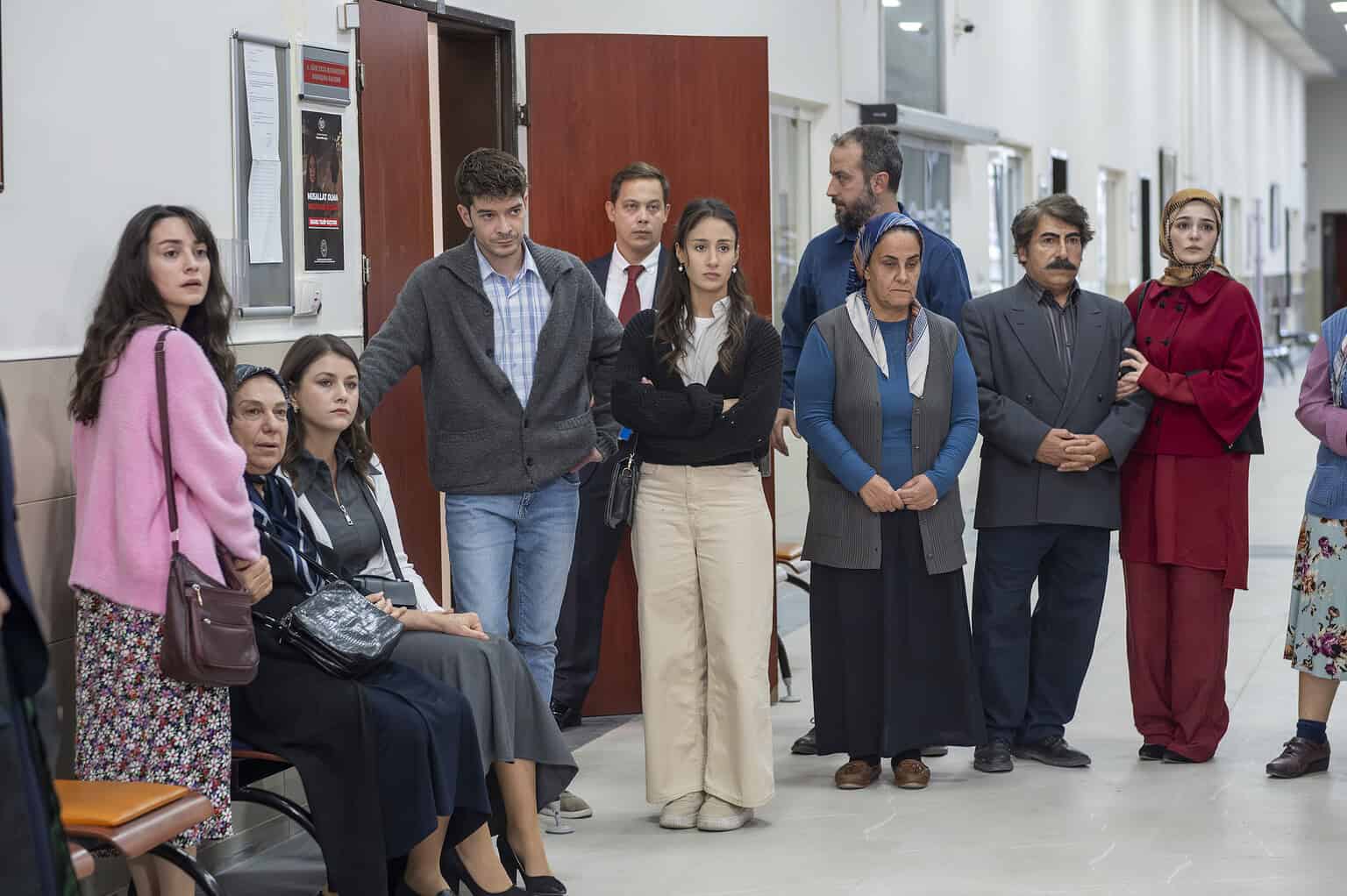 Burcu Özberk oynadığı dizi filmler - Diziler.com