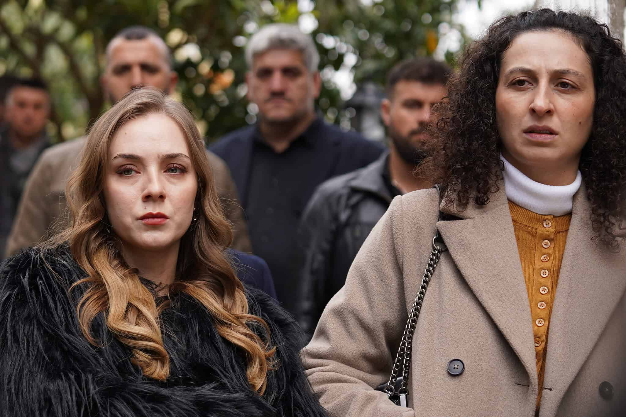 Taşacak Bu Deniz 26. Bölümde İso, Fadime’nin evi oldu! Eleni ...