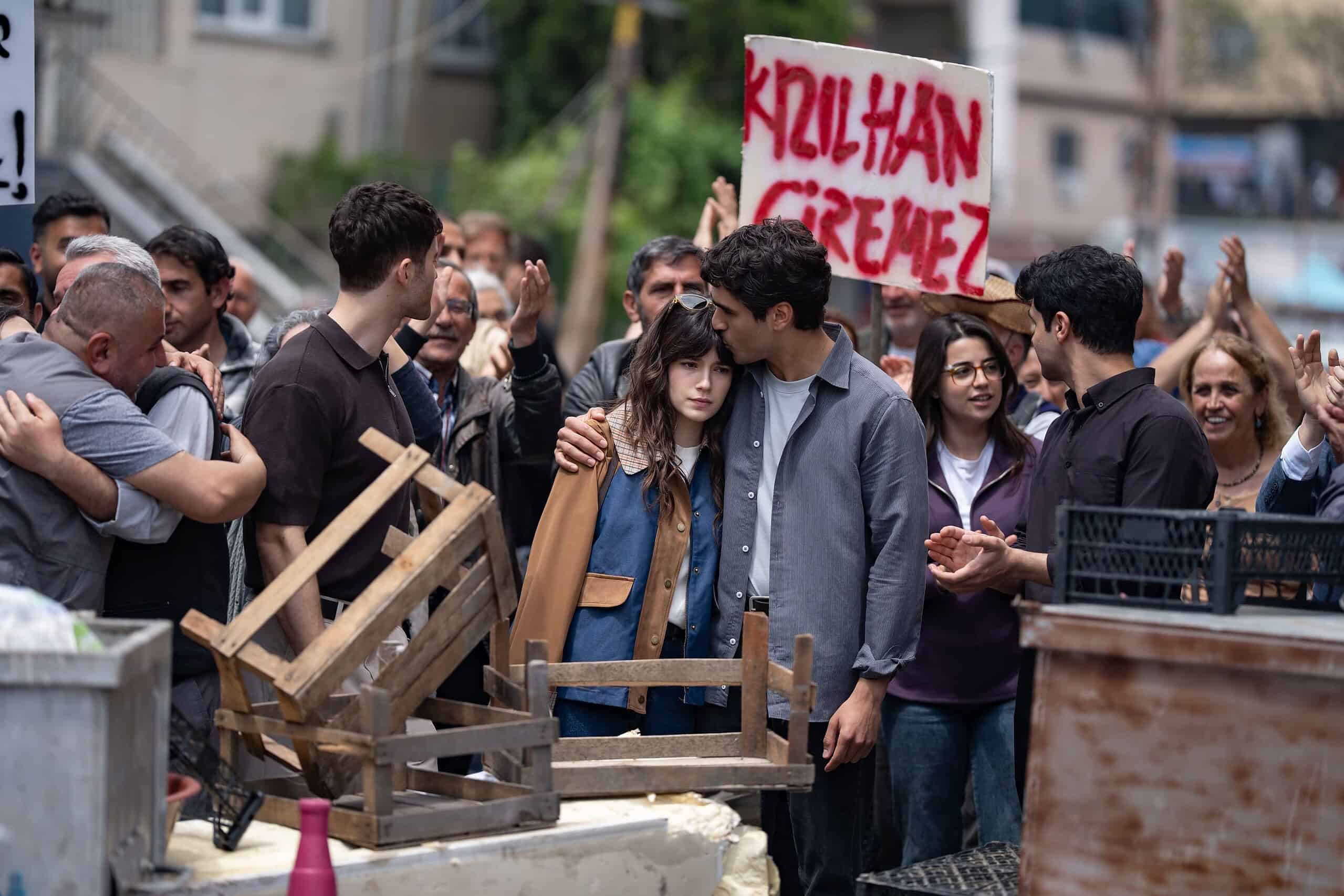 Delikanlı'nın final bölümünde Miran ve Sarp’ın kardeş olduğu ortaya ...